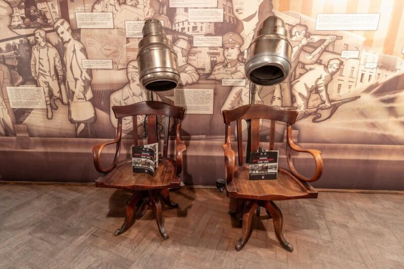 Krakow: Oskar Schindlers Factory Private 2 or 4-Hour Tour - A Closer Look at the Experience