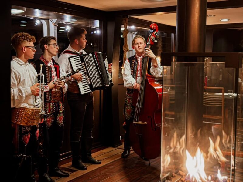 Krakow: Polish Folk Dinner with Vistula River Cruise - Key Points
