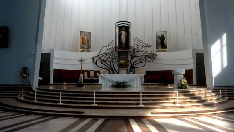 Krakow: Pope John Paul II Guided Tour with Home & Sanctuary - What to Expect on the Tour