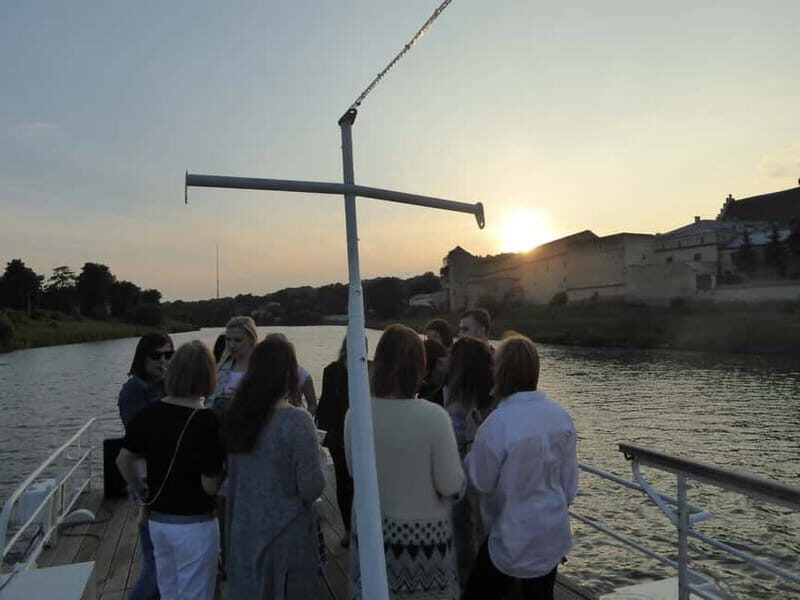 Krakow: Private Evening Boat Tour - Considerations Before Booking