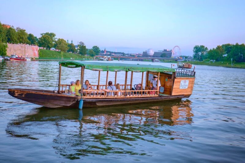 Krakow: Private Gondola Cruise with Delicacies - A Closer Look at the Krakow Gondola Cruise Experience