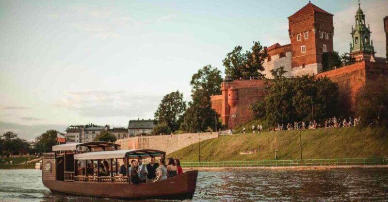 Krakow: Private Traditional Gondola Cruise - Why You Should Consider This Experience