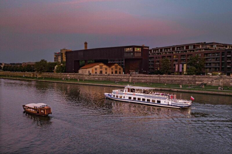 Krakow: Private Traditional Gondola Cruise - FAQs