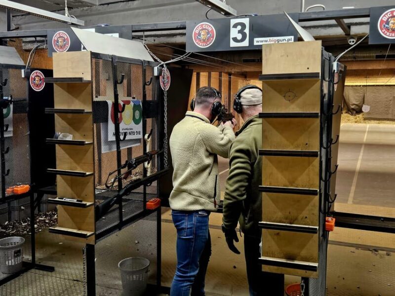 Krakow: Shooting range with hotel pickup - Key Points