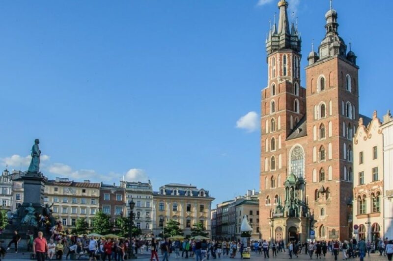 Krakow: Skip the Line Underground Museum & Old Town Private - Key Points