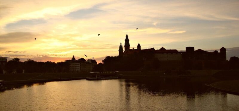 Krakow: Skip-the-Line Wawel Castle and Hill Guided Tour - Practical Details and Tips