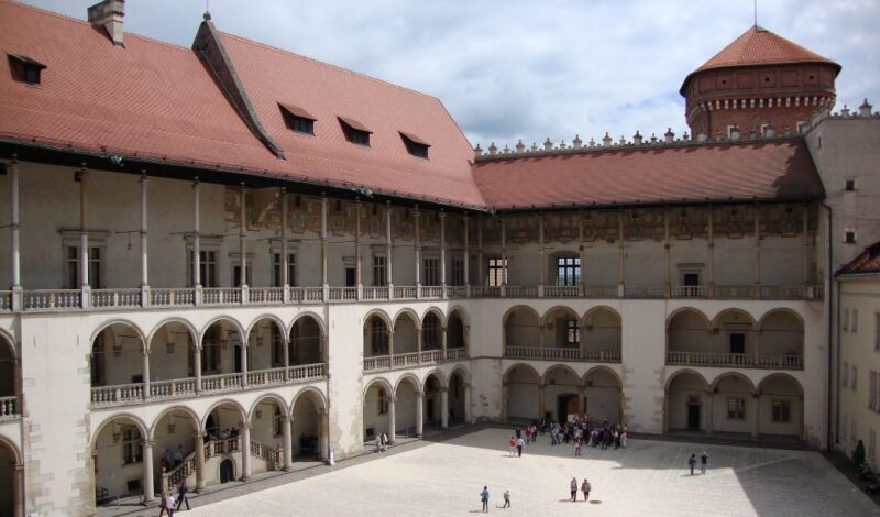 Krakow: Skip-the-Line Wawel Castle & Old Town Guided Tour - FAQs