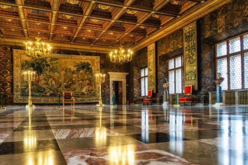 Krakow: Skip-the-Line Wawel Castle Royal Apartments Tour - The Experience: What It Feels Like