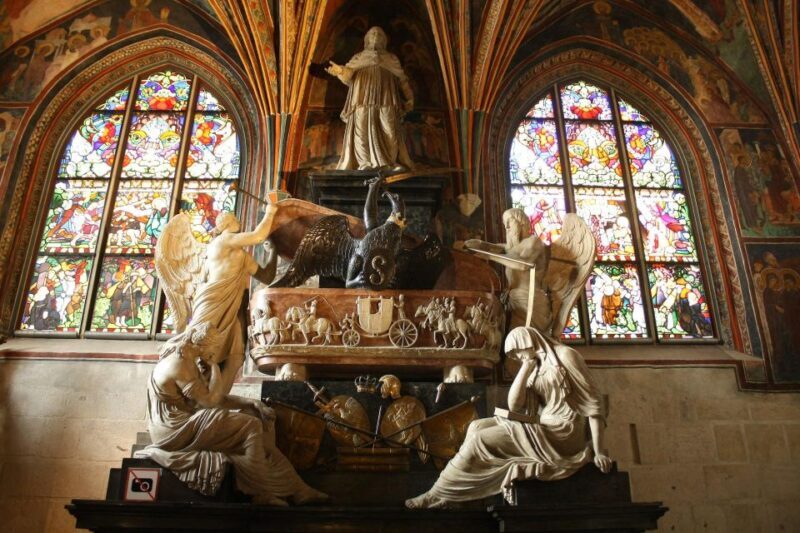 Krakow: Skip-the-Line Wawel Castle Royal Apartments Tour - Price and Value