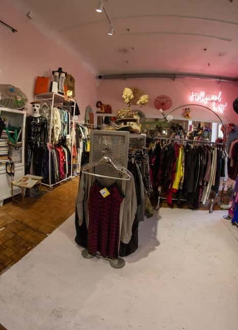 Kraków: Vintage Shops Guided Tour - Exploring Kraków’s Vintage Shops Guided Tour: A Trip Back in Style