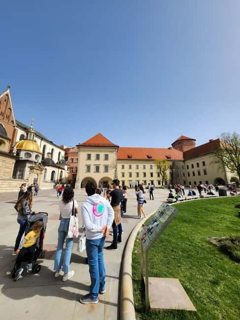 Krakow: Visit to Wawel Hill and the Cathedral - An In-Depth Look at the Wawel Hill and Cathedral Tour