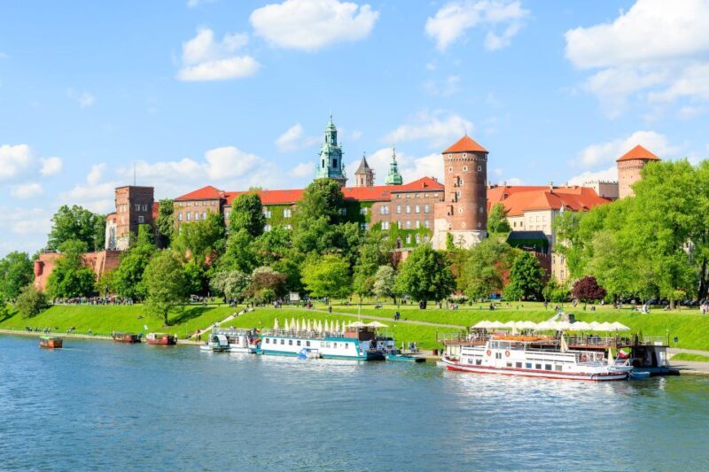Krakow: Vistula River Cruise with Historical Views - Challenges and Drawbacks