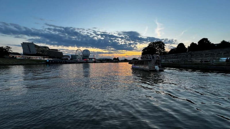 Krakow: Vistula River Sightseeing Cruise with Audio Guide - Key Points