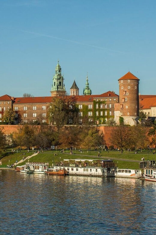 Krakow: Wawel Castle & Cathedral with Salt Mine Tour + Lunch - Key Points