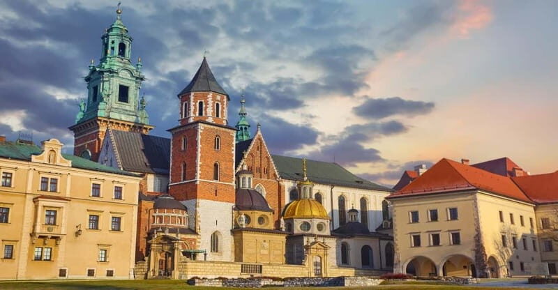 Krakow: Wawel Cathedral Guided Tour with Admission Tickets - Considerations and Practical Tips