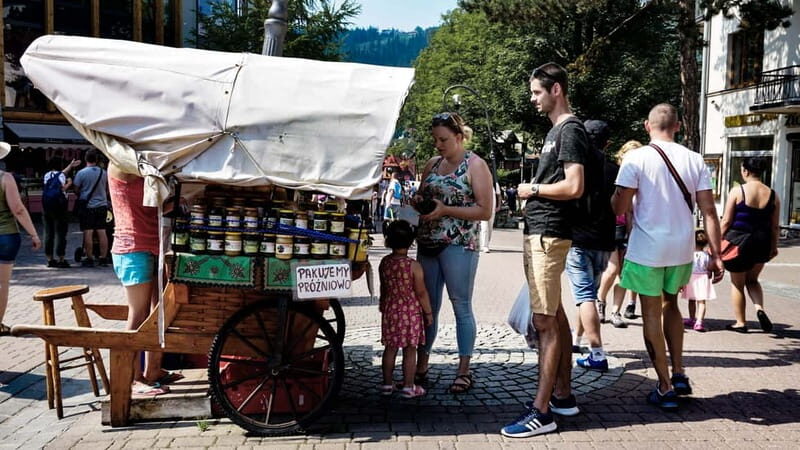 Krakow: Zakopane Cable Car, Spirits, Tasting & Thermal Baths - The Vibrant Market and Free Time