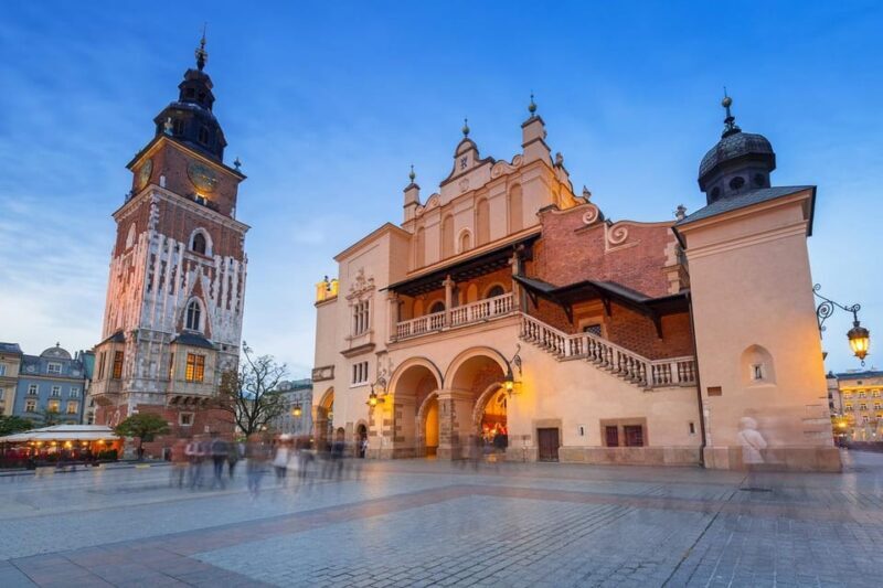 Krakow's Old Town, St. Mary's Basilica and Rynek Underground - The Itinerary in Detail: What to Expect