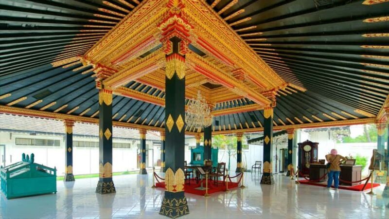 Kraton & Taman Sari Walking Tour - Optional Batik Workshop - The Practical Side: What to Expect