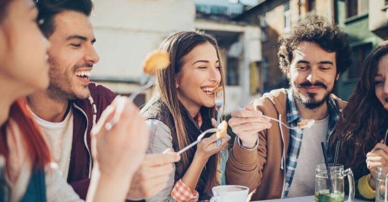 Kreuzberg: Culinary Food Tour - The Guide and the Group Experience