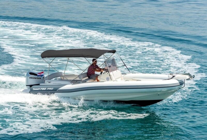 Krk/Dunat: Rent a boat Marlin 790 Dynamic - Safety and Practical Considerations