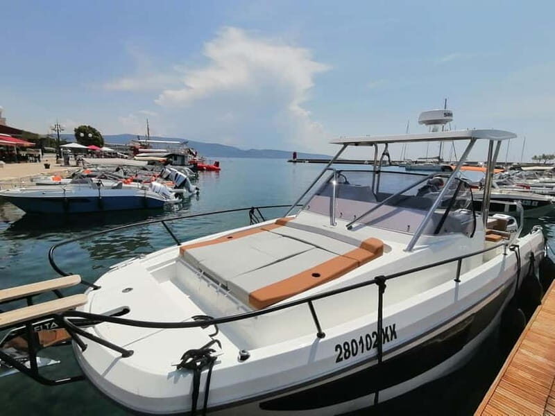 Krk: Rent a boat Beneteau Flyer 9 - Pricing and value