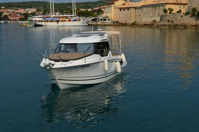 Krk: Rent a boat Merry Fisher 795 386kk - The Value of Flexibility and Safety