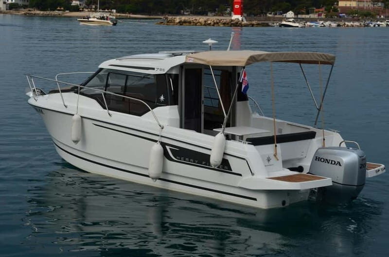 Krk: Rent a boat Merry Fisher 795 - Key Points