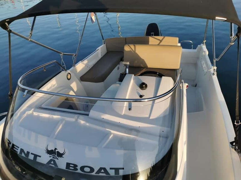 Krk: Rent a boat Prince Sundeck 625 - What Makes the Prince Sundeck 625 a Good Choice