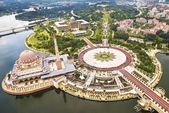 Kuala Lumpur Airport Departure Transfer En-route Putrajaya Photo Stop - An Efficient and Comfortable Way to Start or End Your Malaysia Trip