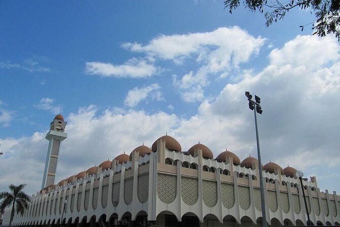 Kuala Lumpur Airport To Penang City Hotels EN-ROUTE Ipoh Heritage Tour - FAQs
