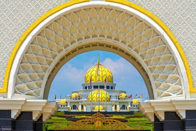 Kuala Lumpur City & Countryside Guided Tour Including Lunch - Who Will Love This Tour?