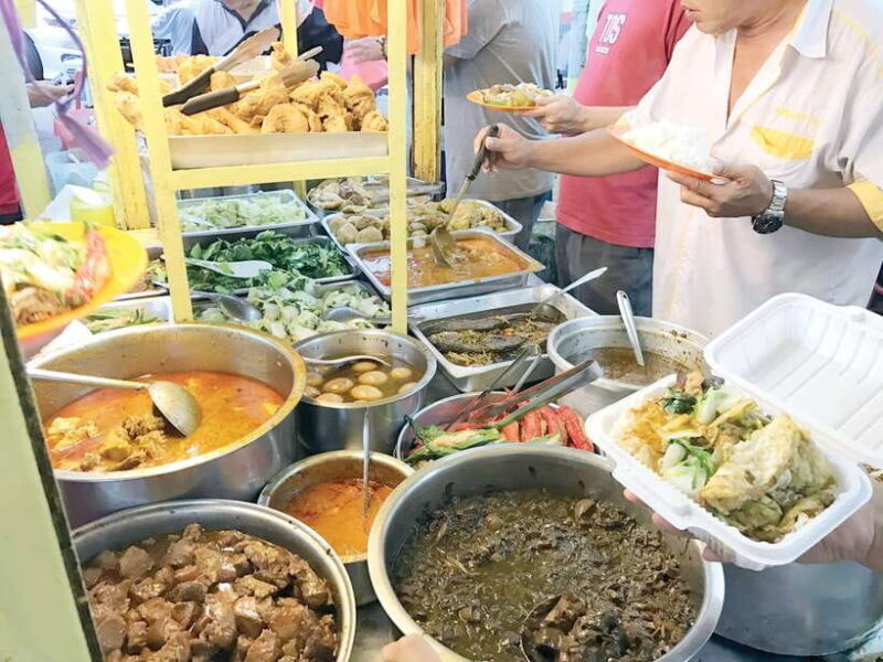 Kuala Lumpur: Evening Food Tour by Bike - Key Points