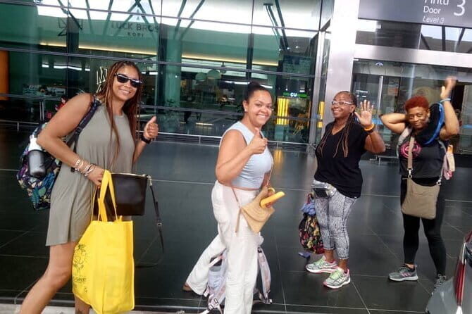 Kuala Lumpur International Airport Layover Tour - Petronas Twin Towers: Kuala Lumpur’s Iconic Skyline