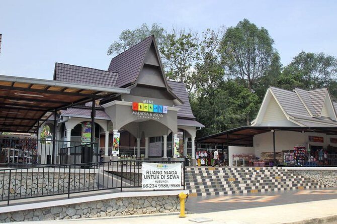 Kuala Lumpur International Airport to Malacca Hotels / Apartments - What Makes This Transfer Stand Out