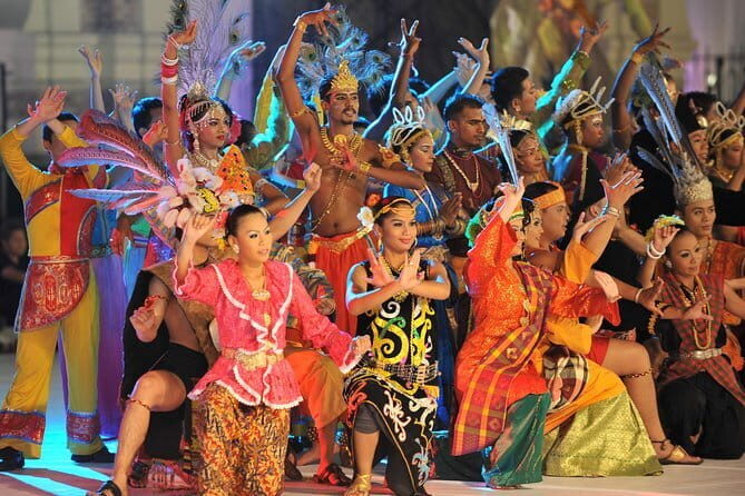 Kuala Lumpur Malaysian Cultural Night Experience with Buffet Dinner - Key Points