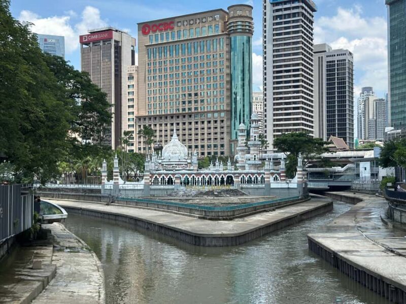 Kuala Lumpur: Night Heritage & Street Food Walking Tour - The Sum Up: Who Is This Tour Best For?