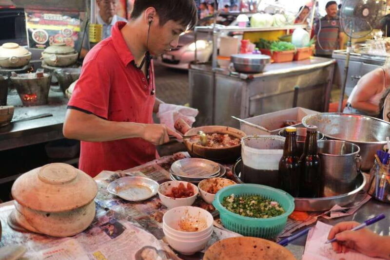 Kuala Lumpur: Nightlife Street Food Tour with 6 Tastings - Who Should Consider This Tour?