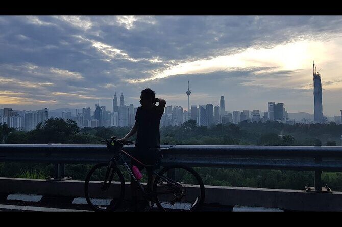 Kuala Lumpur Sunrise Tour With Breakfast Teh Tarik & Roti Canai - Final Thoughts on Value and Suitability