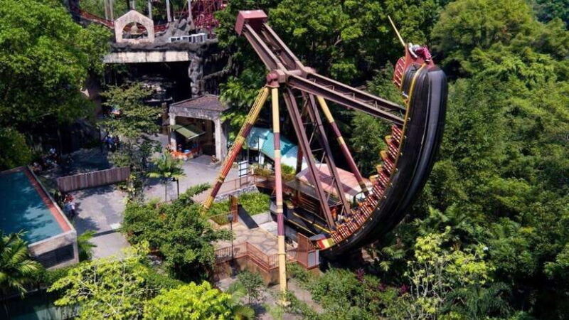 Kuala Lumpur: Sunway Lagoon Theme Park Ticket with Transfer - The Amusement Park: For Thrill Seekers