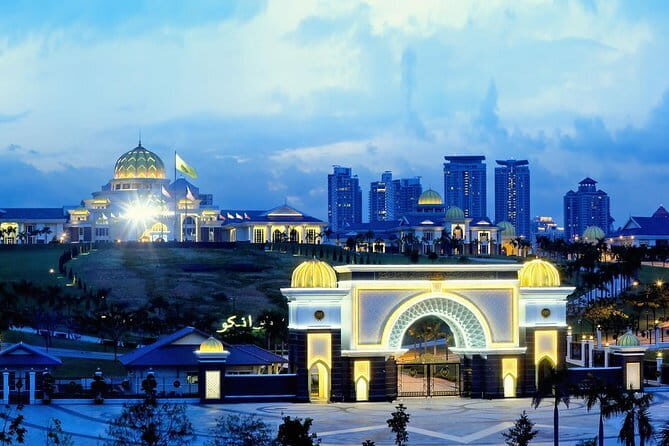 Kuala Selangor Fireflies Tour with Grand Royal Palace and Dinner - Key Points