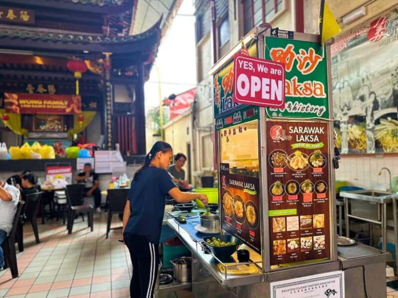 Kuching: Foodie Experience Guided Tour with 5 Tastings - Key Points