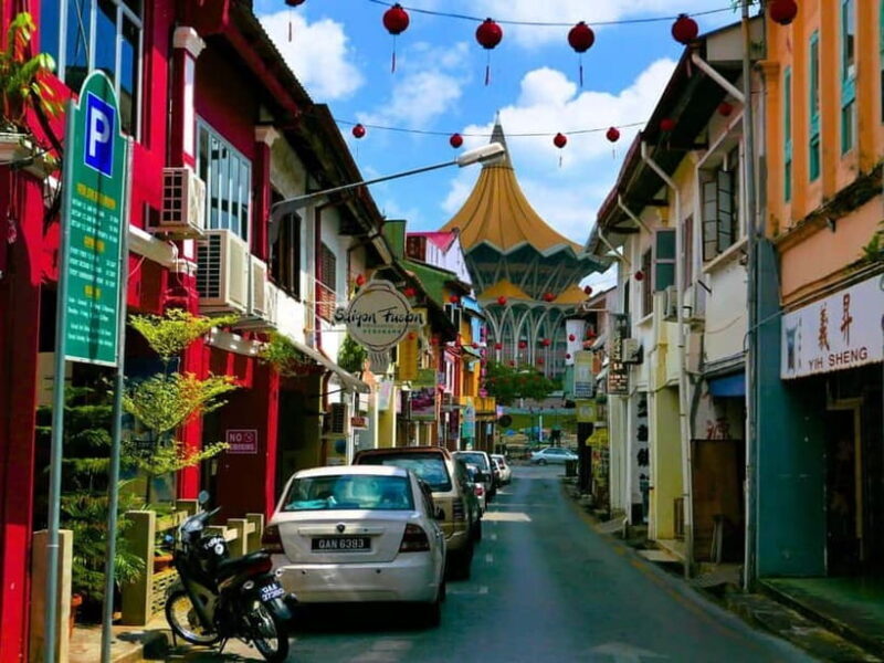 Kuching: Foodie Experience Guided Tour with 5 Tastings - First Taste: A Local Brew at a Traditional Coffee Shop