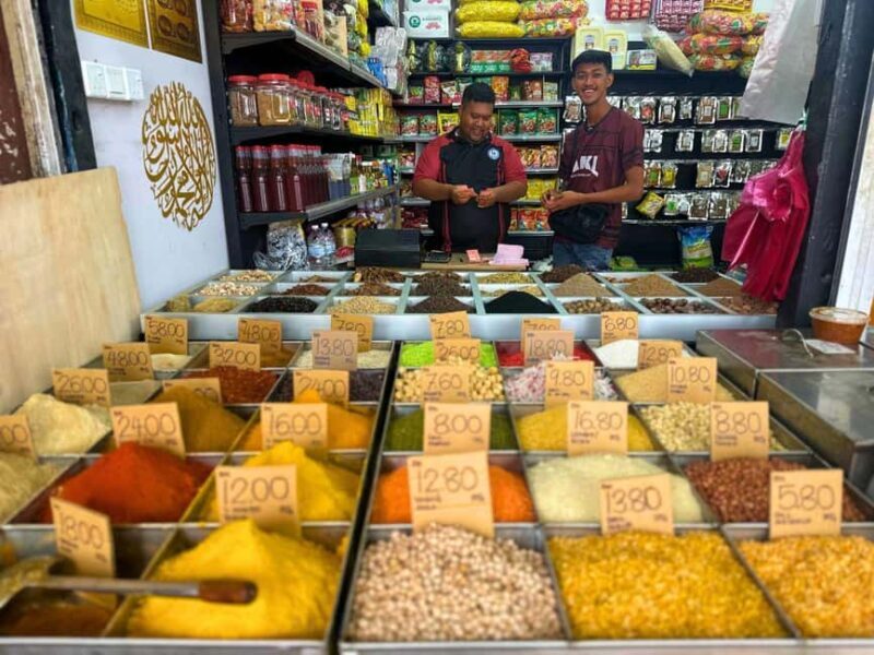 Kuching: Walking Tour with Sampan Boat Ride and Lunch - Practical Details and Value