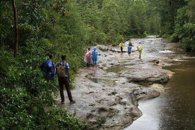 Kulen Waterfall 1-Day Motorbike Tour - River of 1,000 Lingas (Kbal Spean)