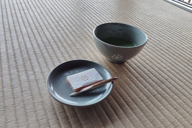 Kumamoto: Suizenji Park Guided Walking Tour with Tea - Discovering Suizenji Jojuen: A Garden of Tranquility