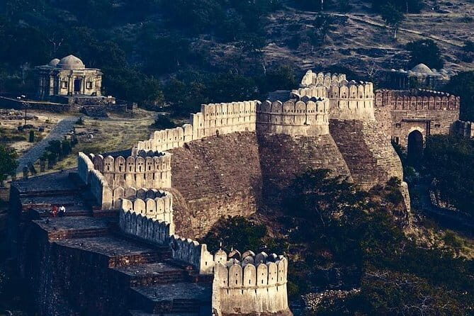 Kumbhalgarh Ranakpur Tour by Private Car - FAQs