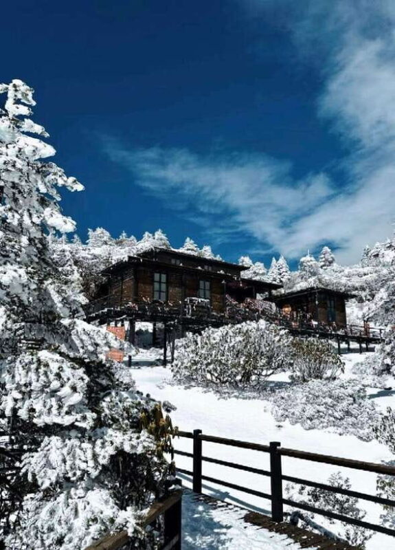 Kunming: Jiaozi Snow Mountain Overnight with Sunrise Hiking - Key Points