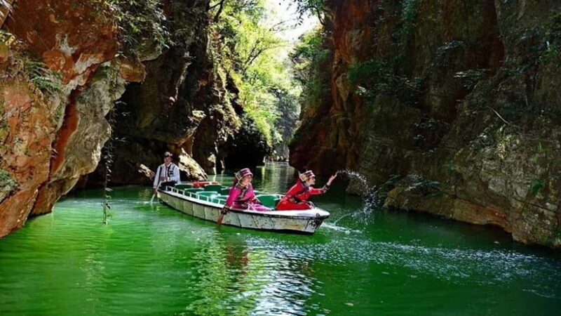 Kunming: Jiuxiang Cave & Roast Duck Lunch Private Tour - Who is This Tour Best For?