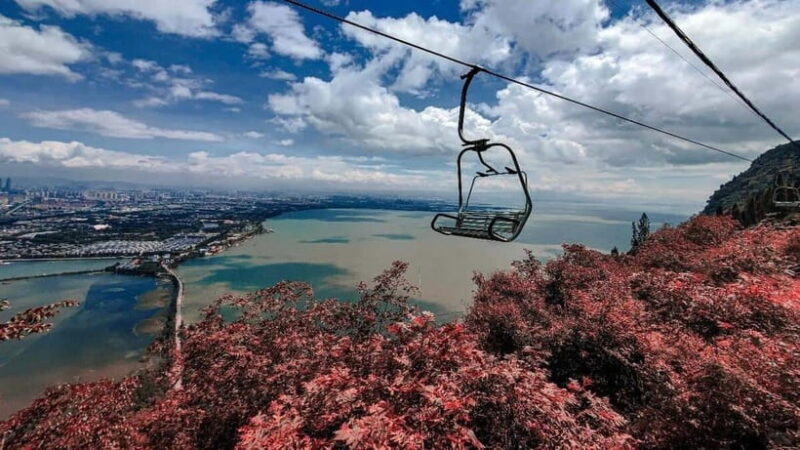 Kunming: Yunnan Ethnic Village & Western Hills Private Tour - Western Hill Scenic Area and the Dragon Gate Hike