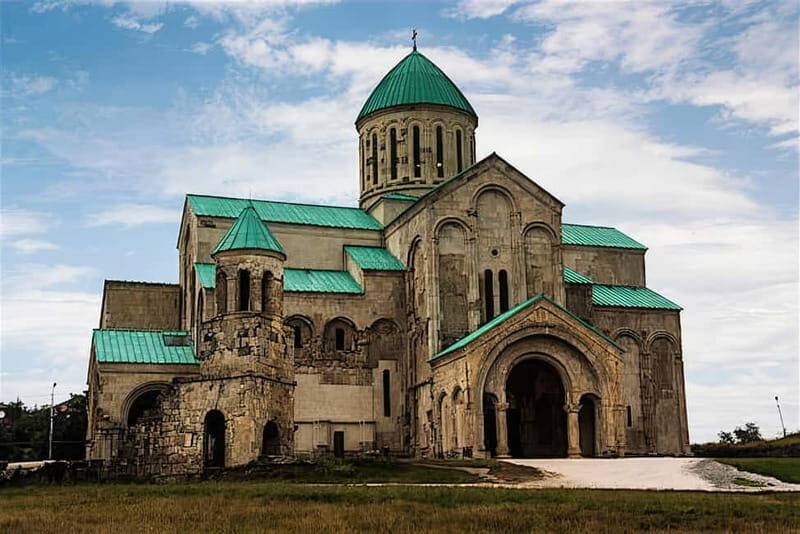 Kutaisi: 8-Day Private Group Tour with Accommodation - The Journey Begins: A Practical Overview